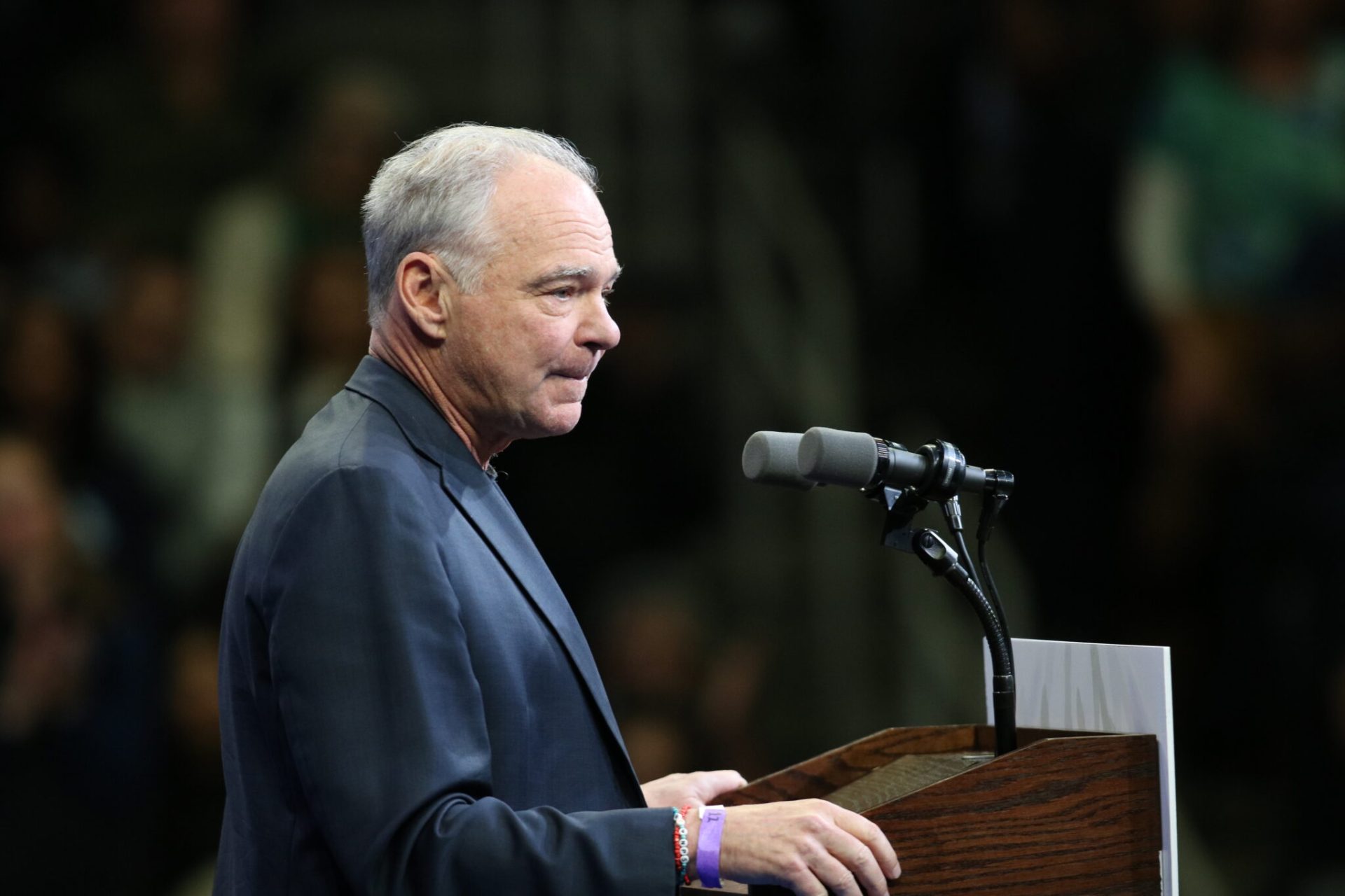 Kaine introduces legislation to address teacher shortage, equip new ...