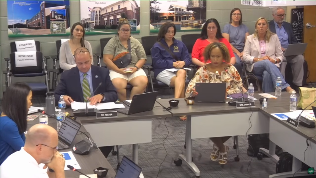 WJCC officials review how students use technology during class ...